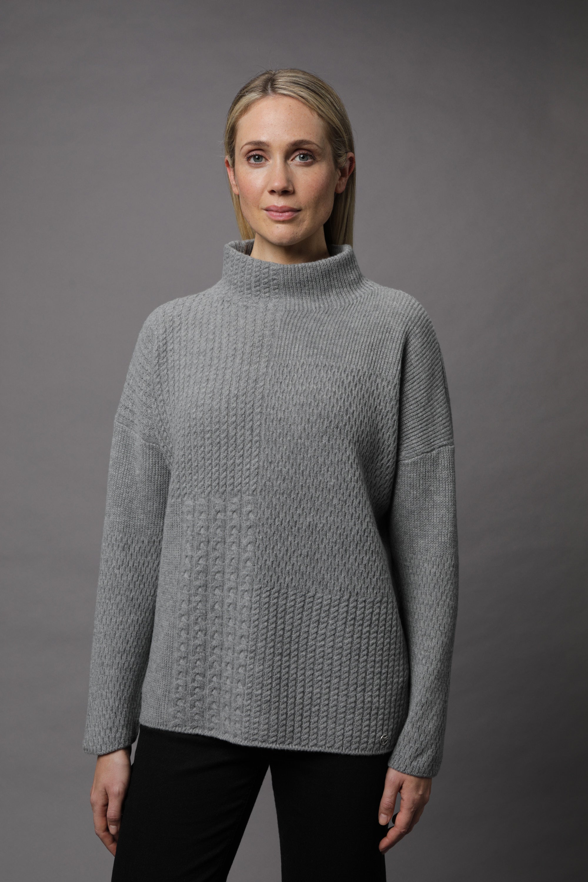 Pullover mit Kelchkragen und Strukturmuster – Golléhaug GmbH